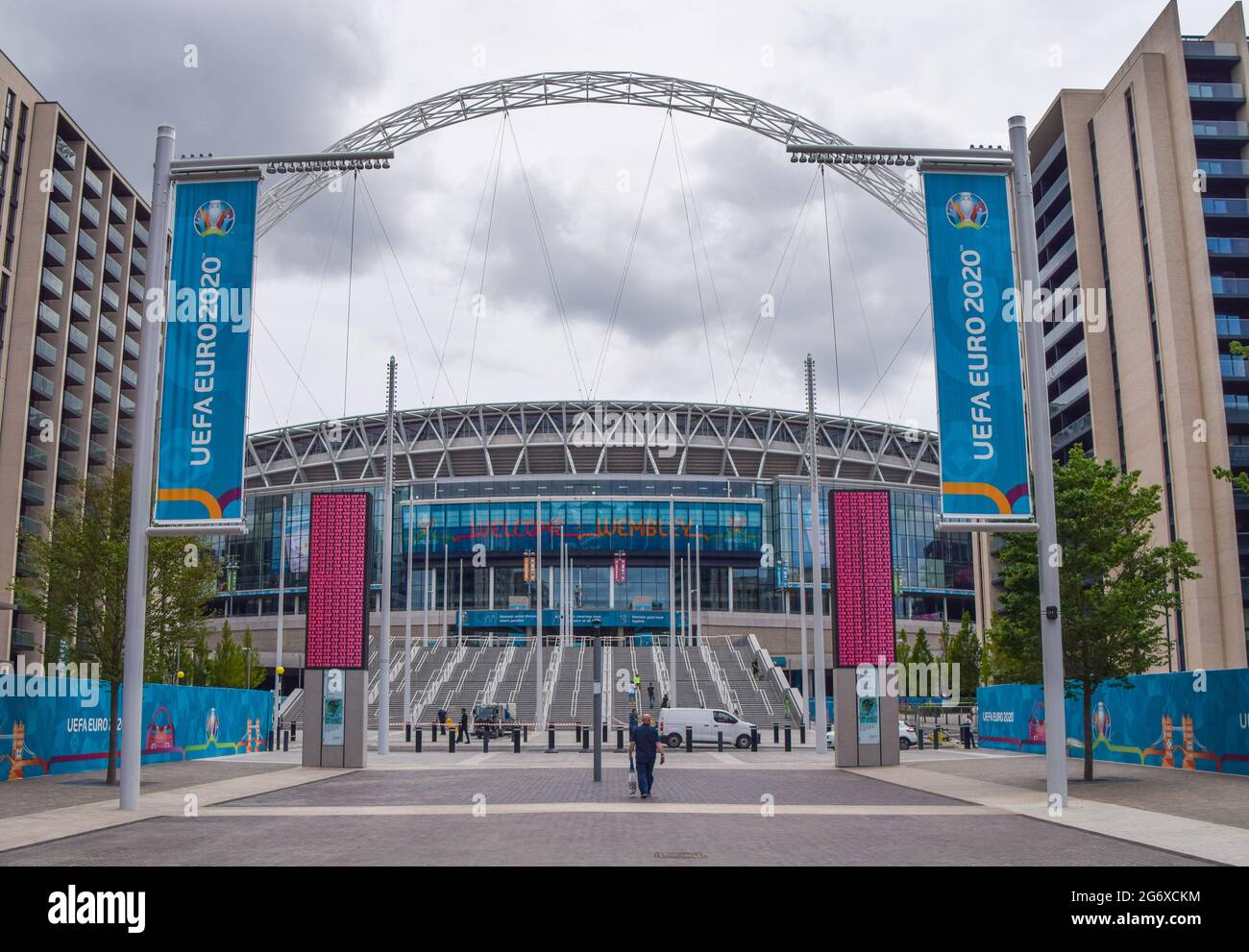 Fans and team banners at wembley stadium hi-res stock photography and ...