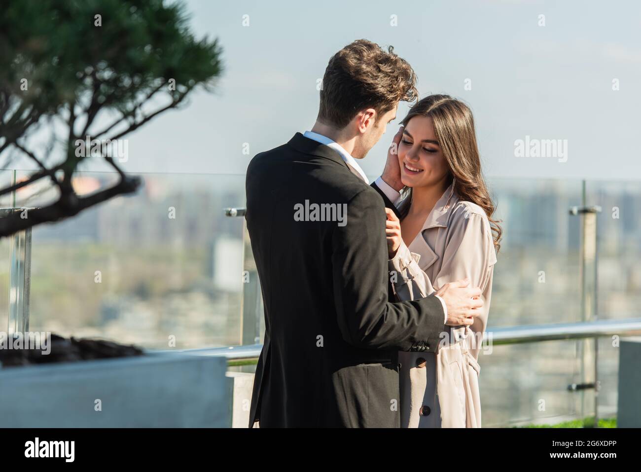 Beautiful woman man hugging smiling hi-res stock photography and images ...