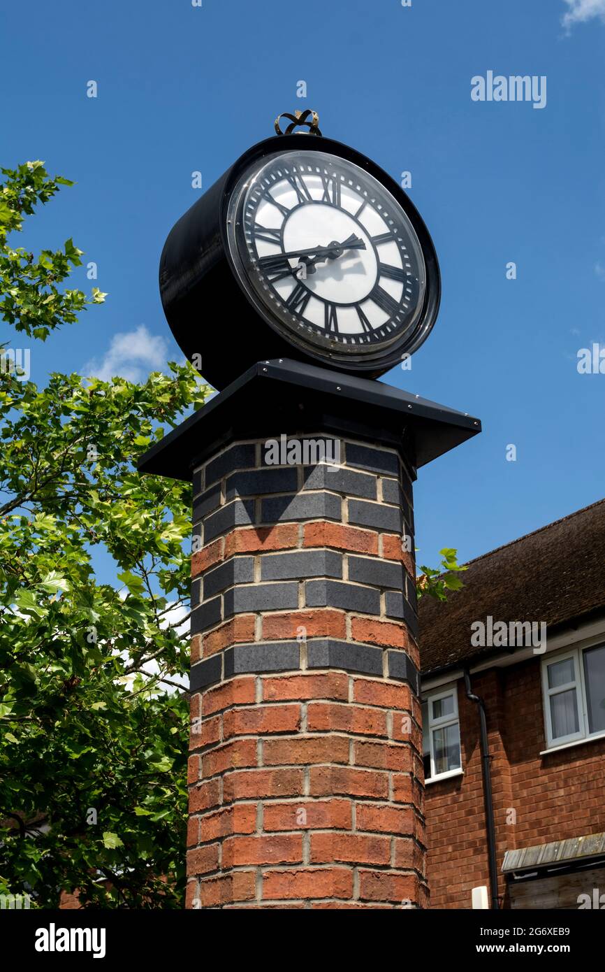 Queen Elizabeth II Diamond Jubilee Clock, Shenstone, Staffordshire ...