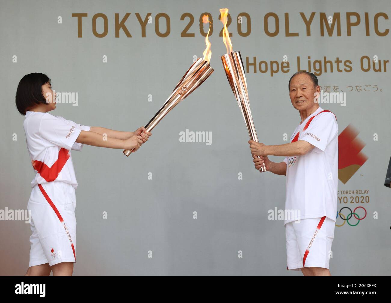 1964 tokyo olympic torch relay hi-res stock photography and images - Alamy