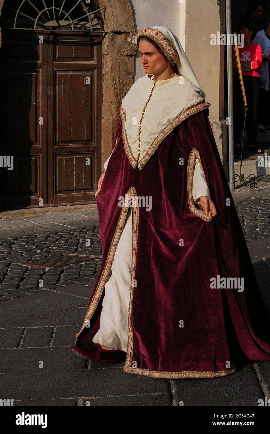 Medieval Noblewoman Dress