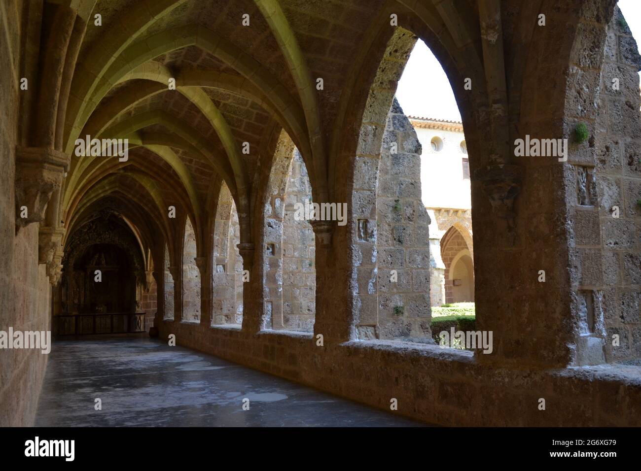 Monasterio medieval hi-res stock photography and images - Alamy