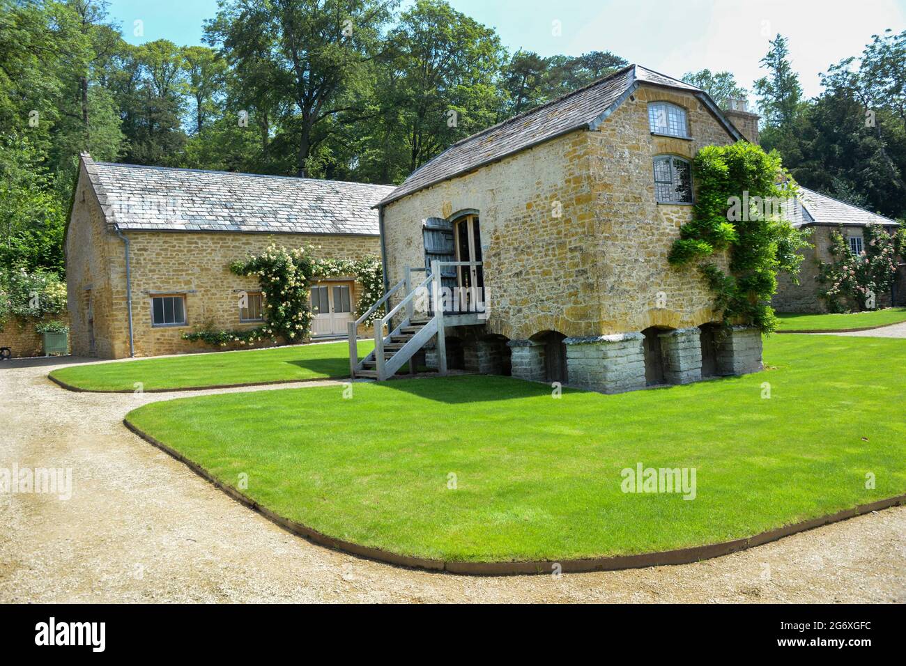Beautiful stone building now hi-res stock photography and images - Alamy