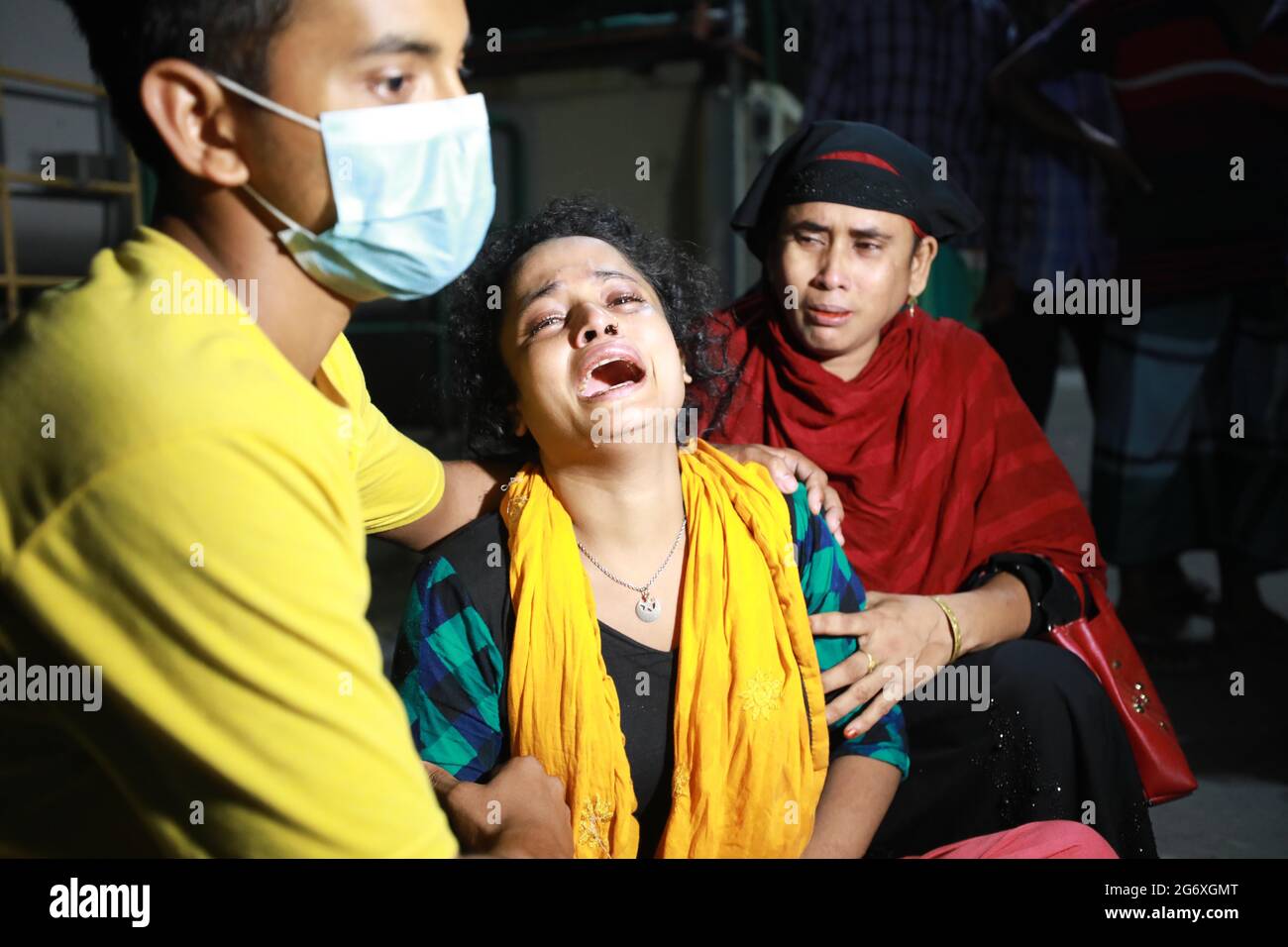 Dhaka, Dhaka, Bangladesh. 9th July, 2021. 09, July, 2021 Relatives cry ...