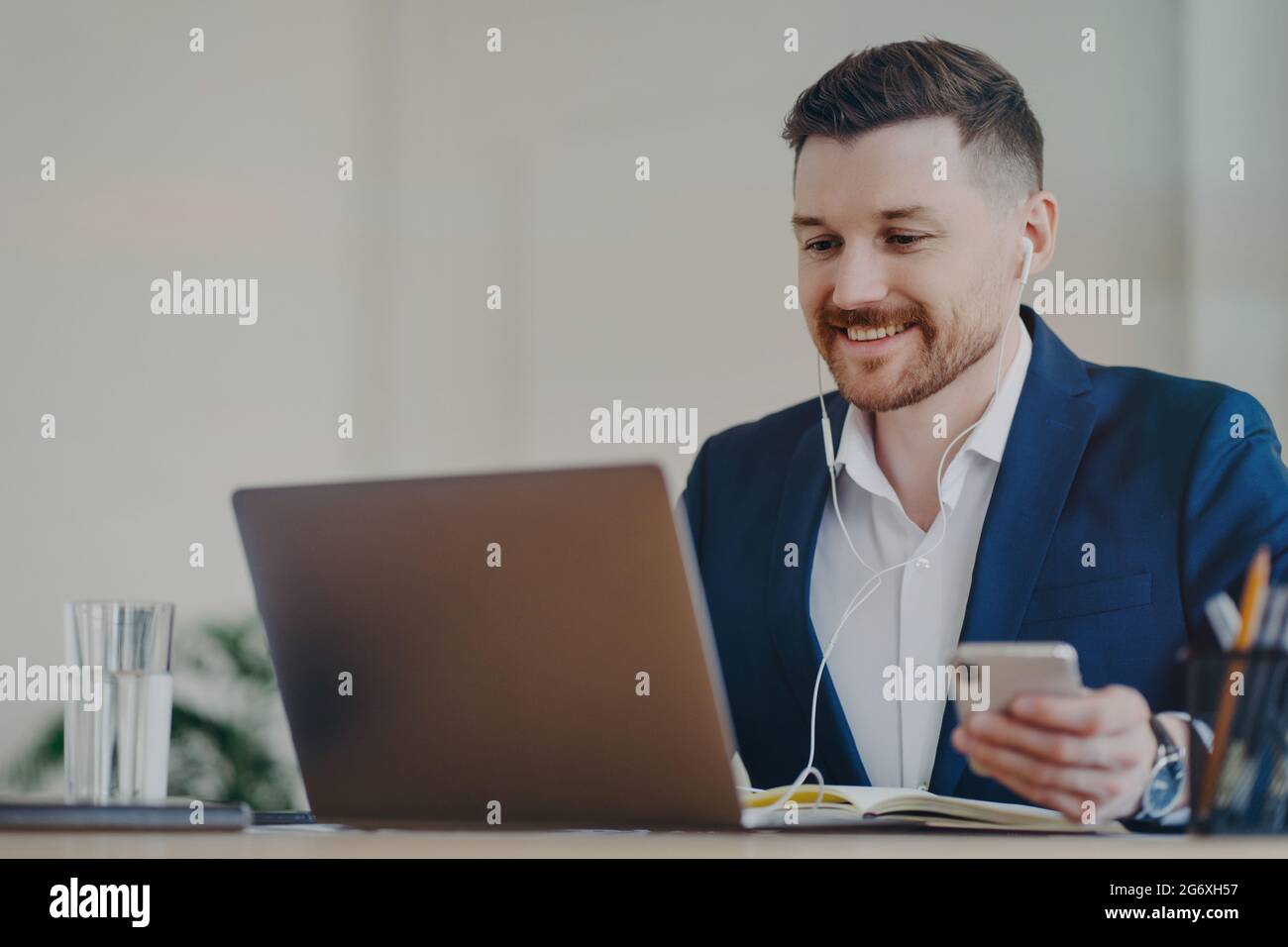 Professional workstation hi-res stock photography and images - Alamy