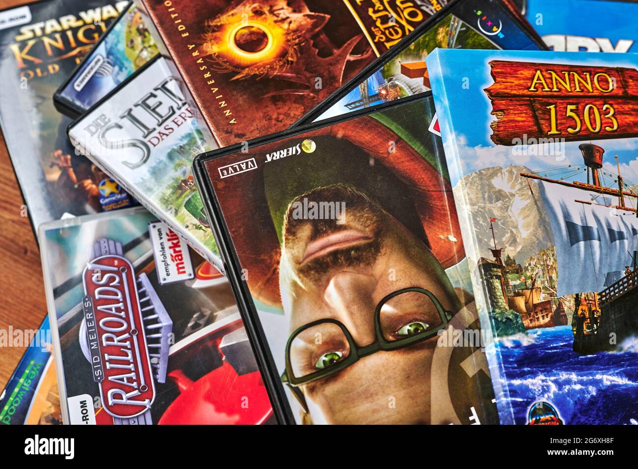 Game cd cover hi-res stock photography and images - Alamy