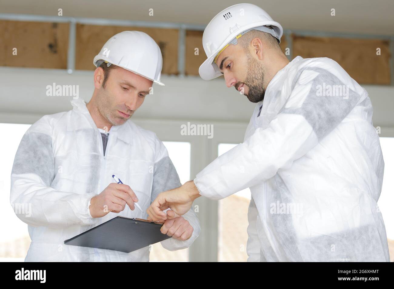 Filling out paperwork hi-res stock photography and images - Alamy