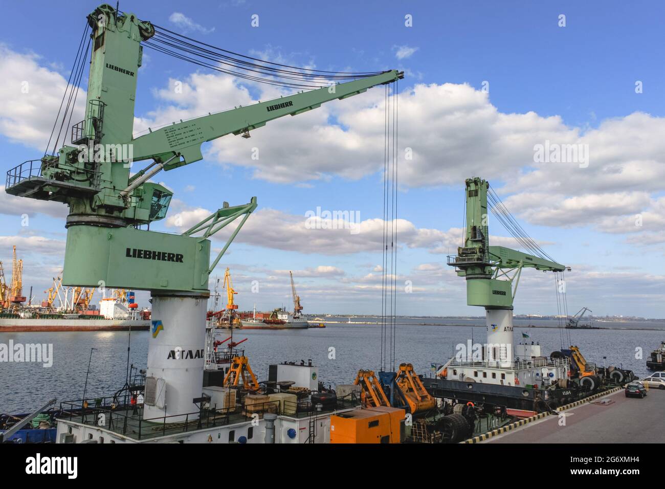 Liebherr floating crane hi-res stock photography and images - Alamy