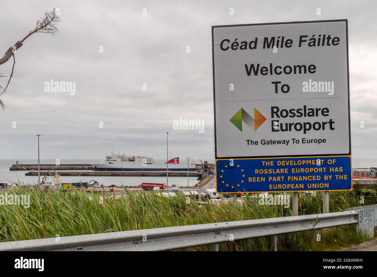 Ro ro or passenger ship hi-res stock photography and images - Alamy