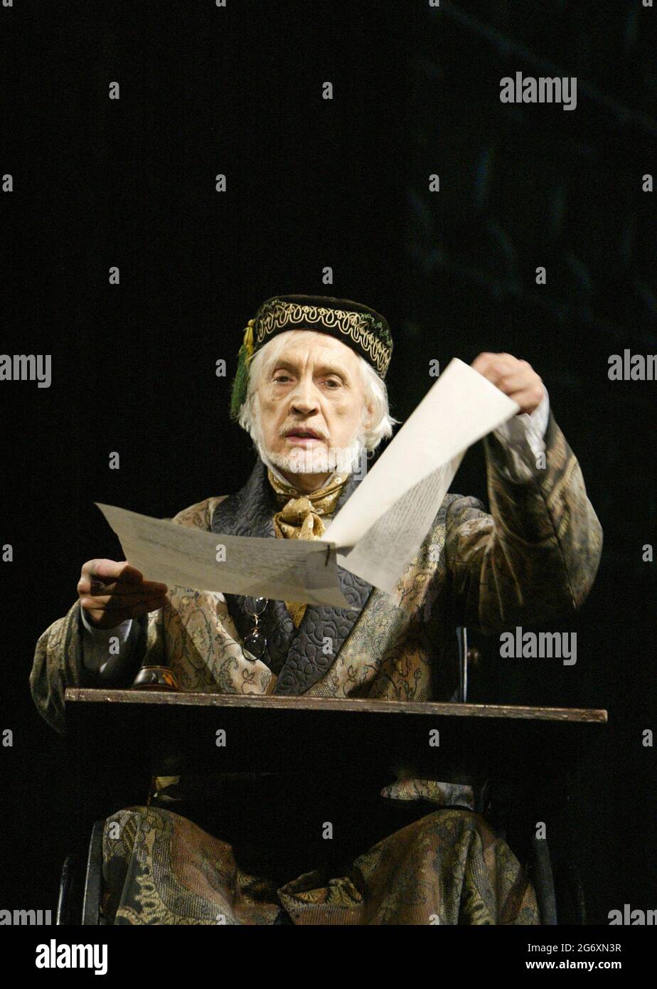 Edward Petherbridge High Resolution Stock Photography and Images - Alamy