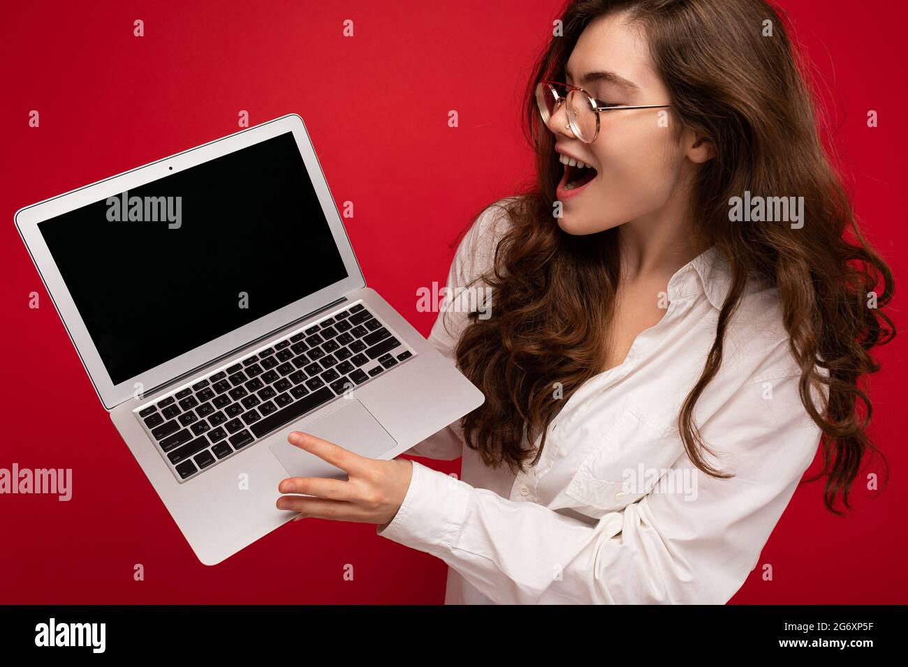 Close-up portrait of overjoyed Beautiful smiling happy young woman ...