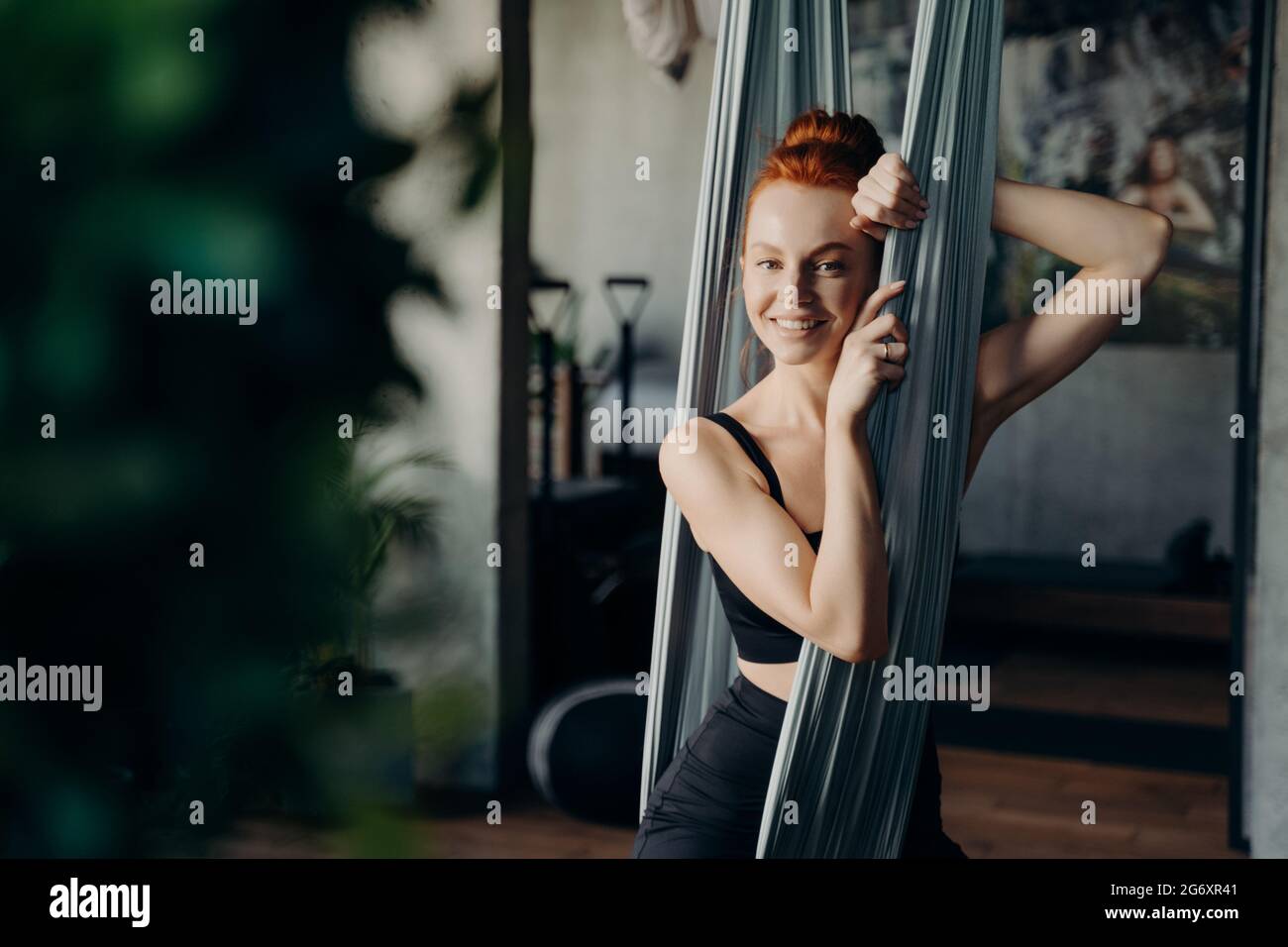 Ginger sling hi-res stock photography and images - Alamy