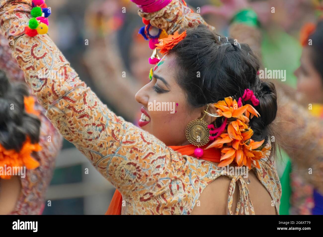 Kolkata, India - 1st March, 2018 : Girl dancers dressed in sari ...