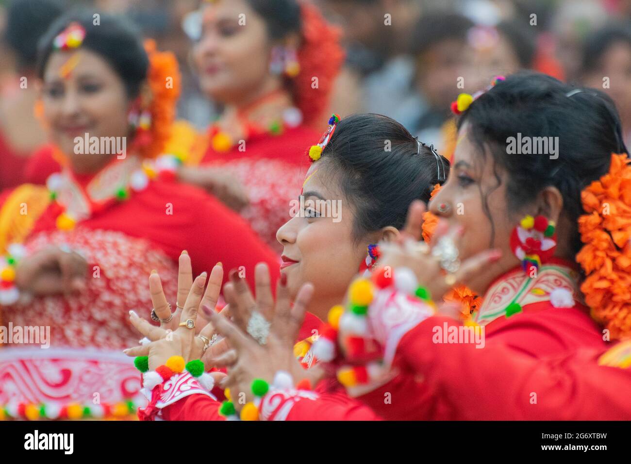 Kolkata, India - 1st March, 2018 : Girl dancers dressed in sari ...