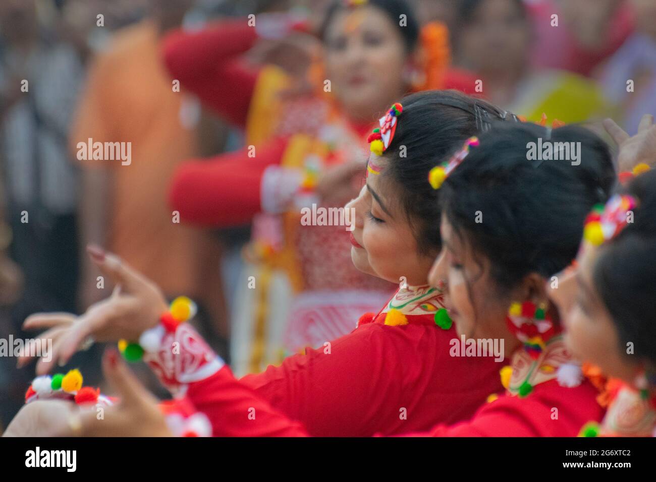 Kolkata, India - 1st March, 2018 : Girl dancers dressed in sari ...