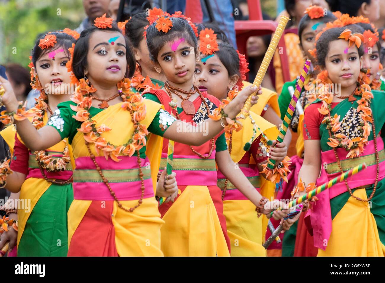 KOLKATA , INDIA - MARCH 5, 2015 : Girl child dancers performing at Holi ...