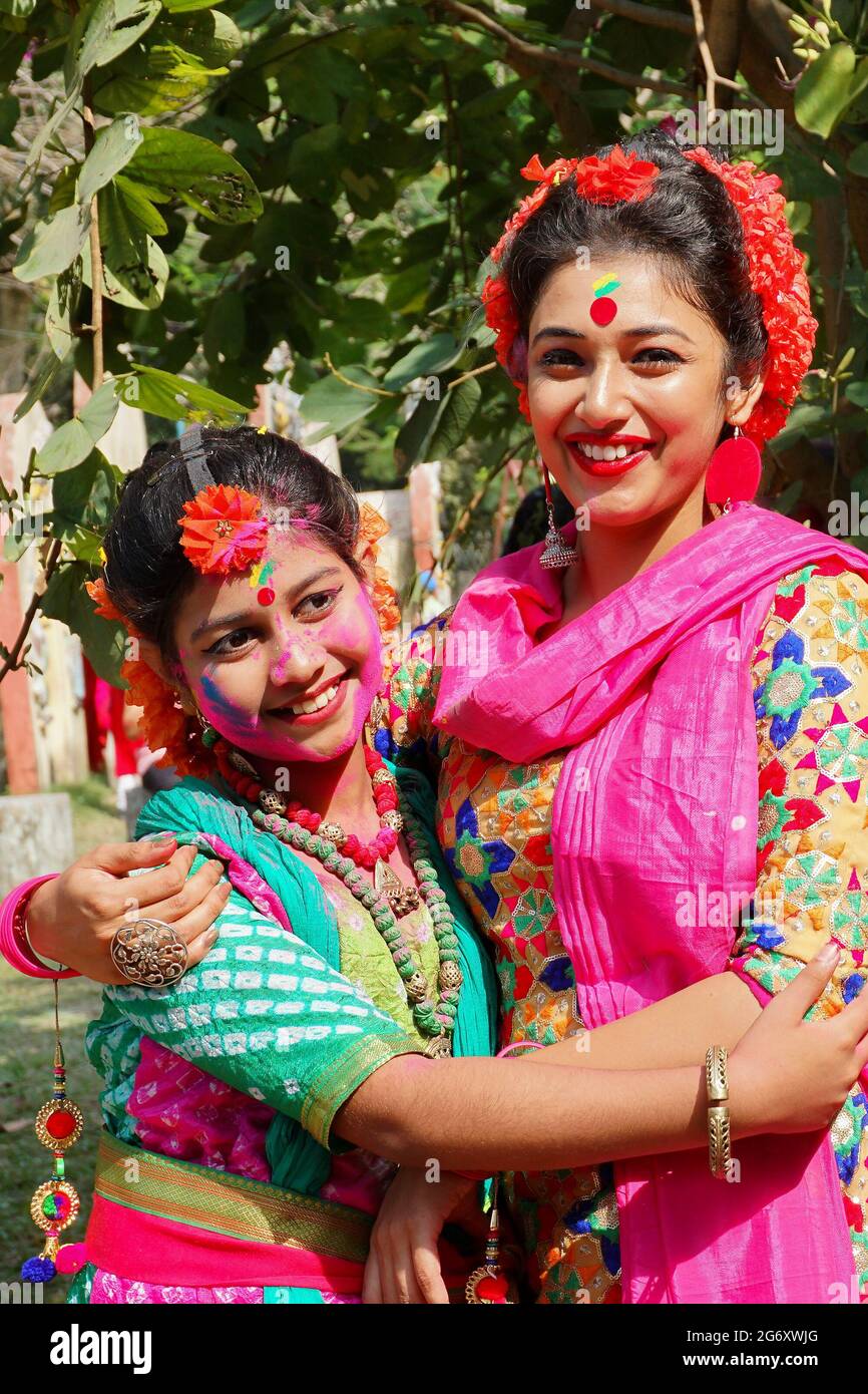 Happy smiling bengali girl hi-res stock photography and images - Alamy
