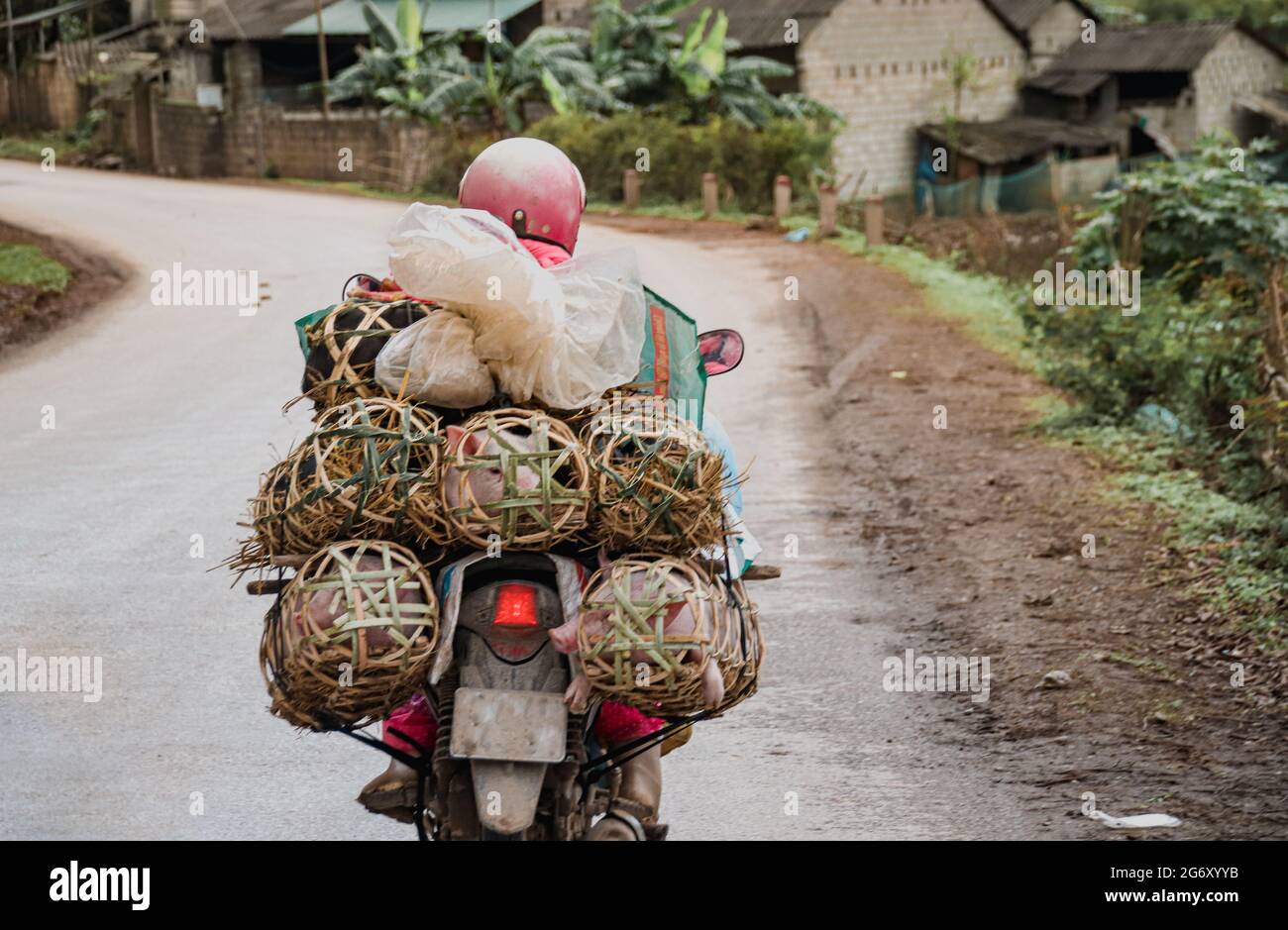 Transporting objects hi-res stock photography and images - Alamy
