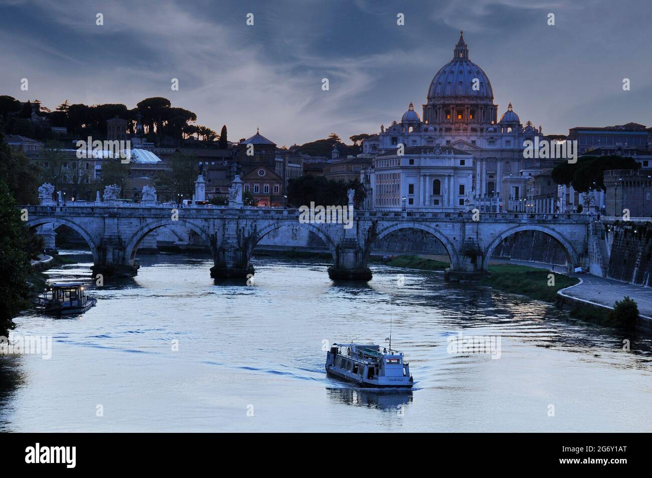 Italy boat tour hi-res stock photography and images - Alamy