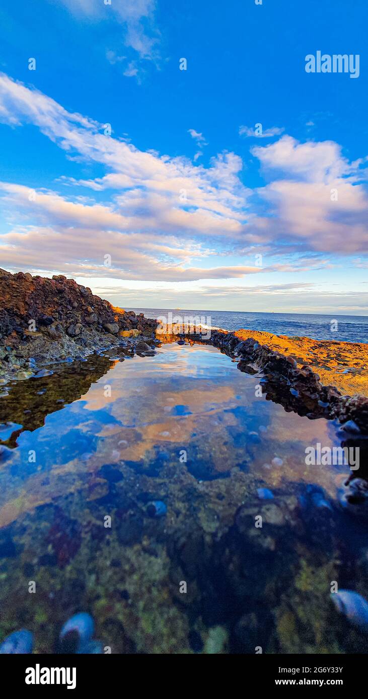 Vertical shot skyline beautiful hi-res stock photography and images - Alamy