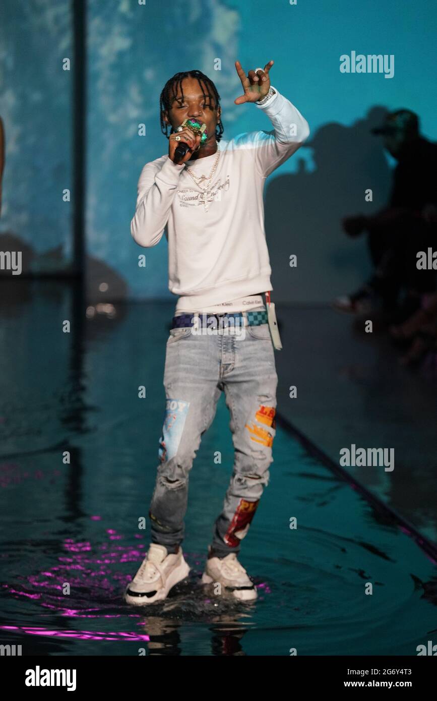 MIAMI BEACH, FLORIDA - JULY 08: Swae Lee performs onstage during ...