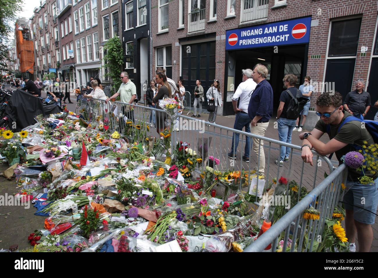 People lay flowers in vigil for the Dutch journalist Peter R de Vries ...