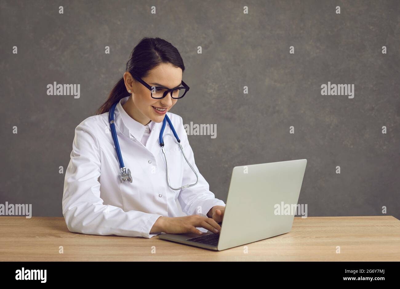 Doctor working desk hi-res stock photography and images - Alamy
