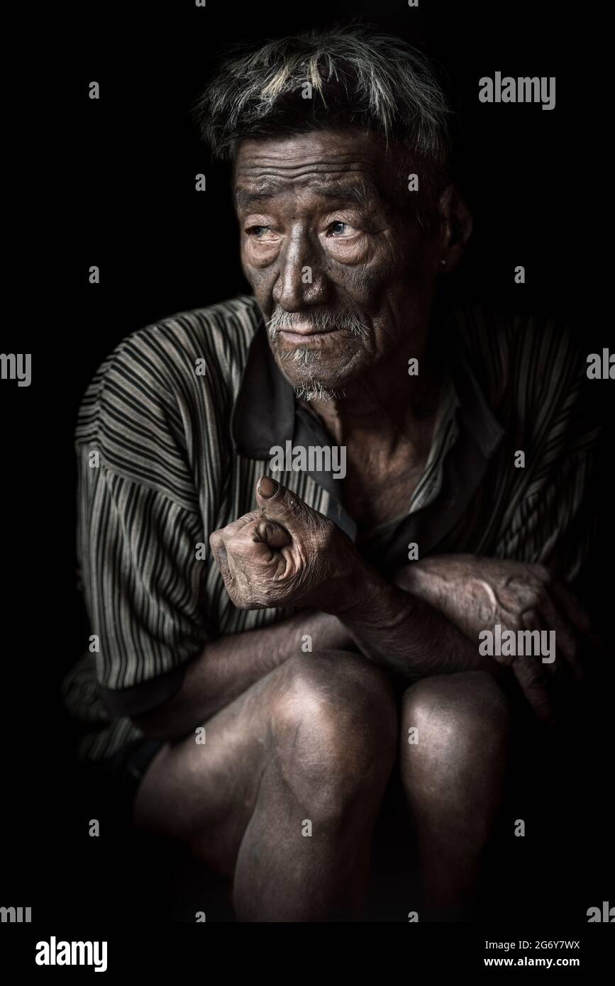 A Konyak tribesman. DONEGAL, IRELAND: REMARKABLE portraits have ...