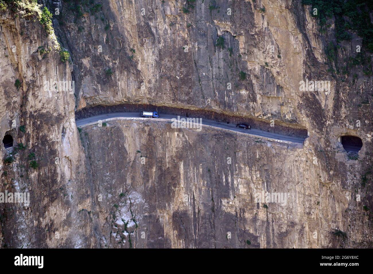 500 Meter Run High Resolution Stock Photography and Images - Alamy