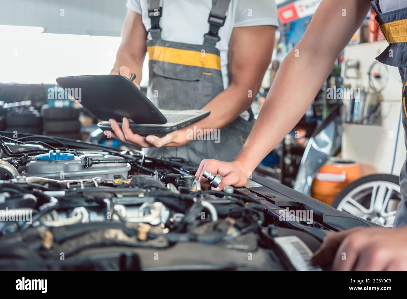 Hand held scanner hi-res stock photography and images - Alamy
