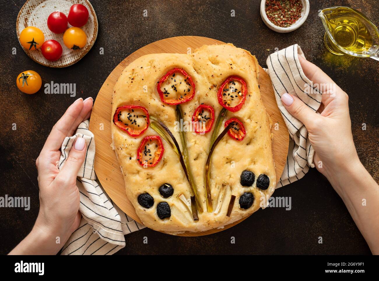 Cooking italian food hands hi-res stock photography and images - Alamy