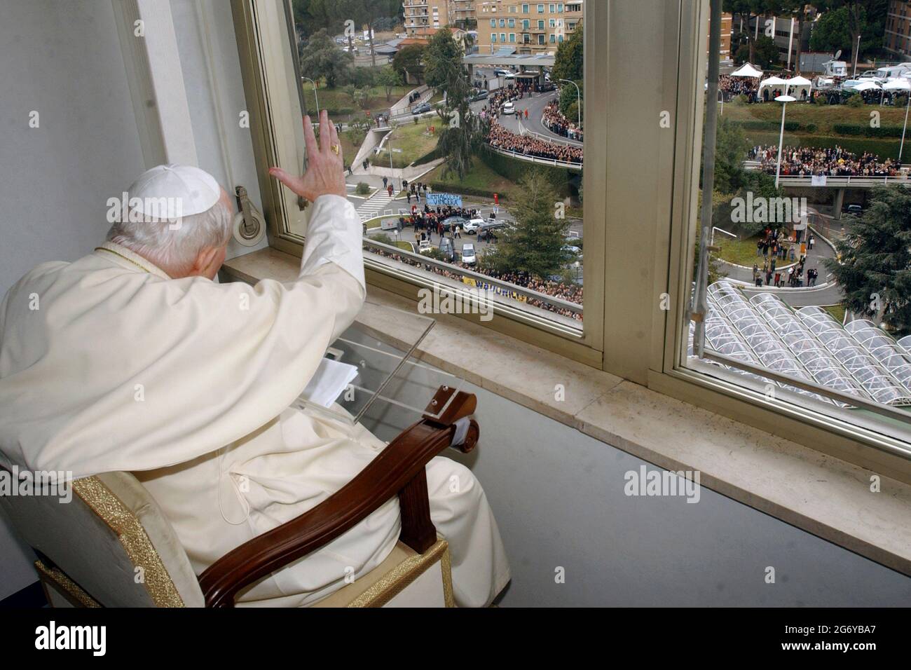 Greeting from a window hi-res stock photography and images - Alamy