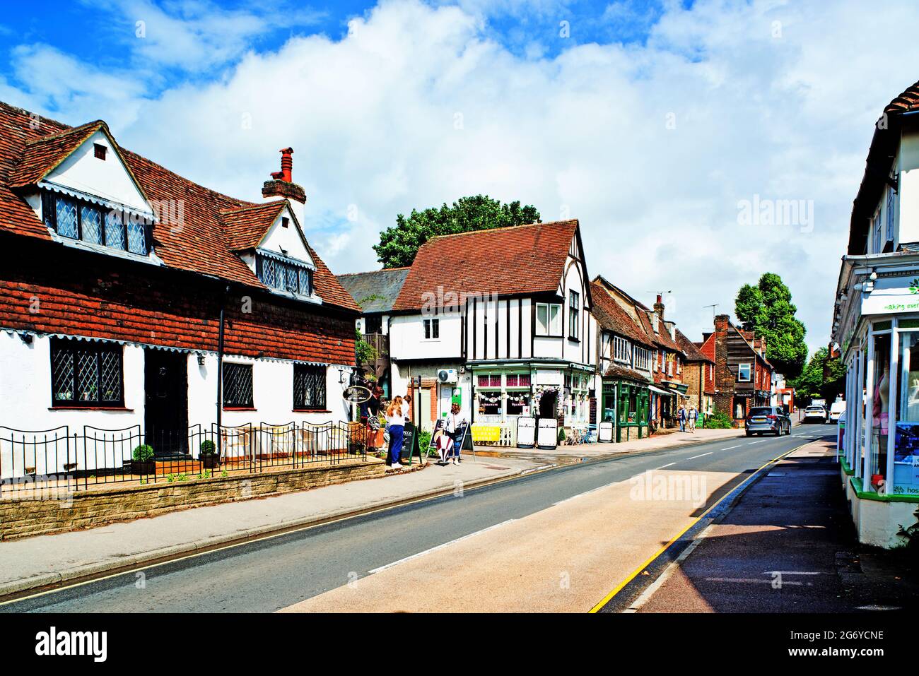 Village kent shops hi-res stock photography and images - Alamy
