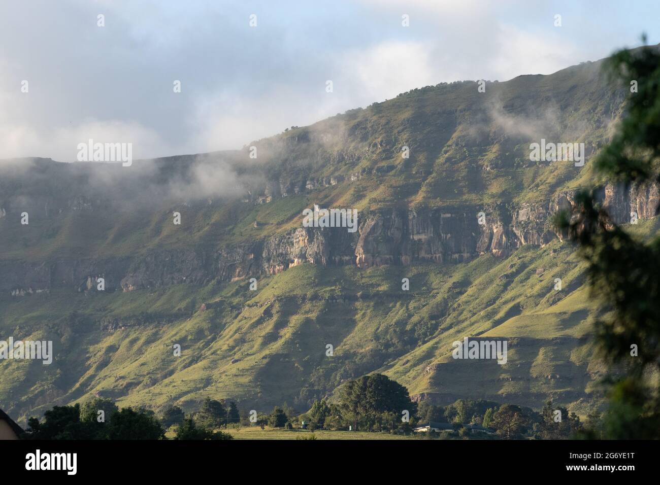 Dragons mountains drakensberg hi-res stock photography and images - Alamy