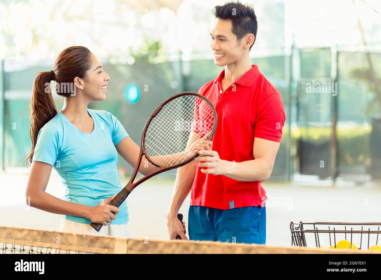 How to grip a tennis racket hi-res stock photography and images - Alamy
