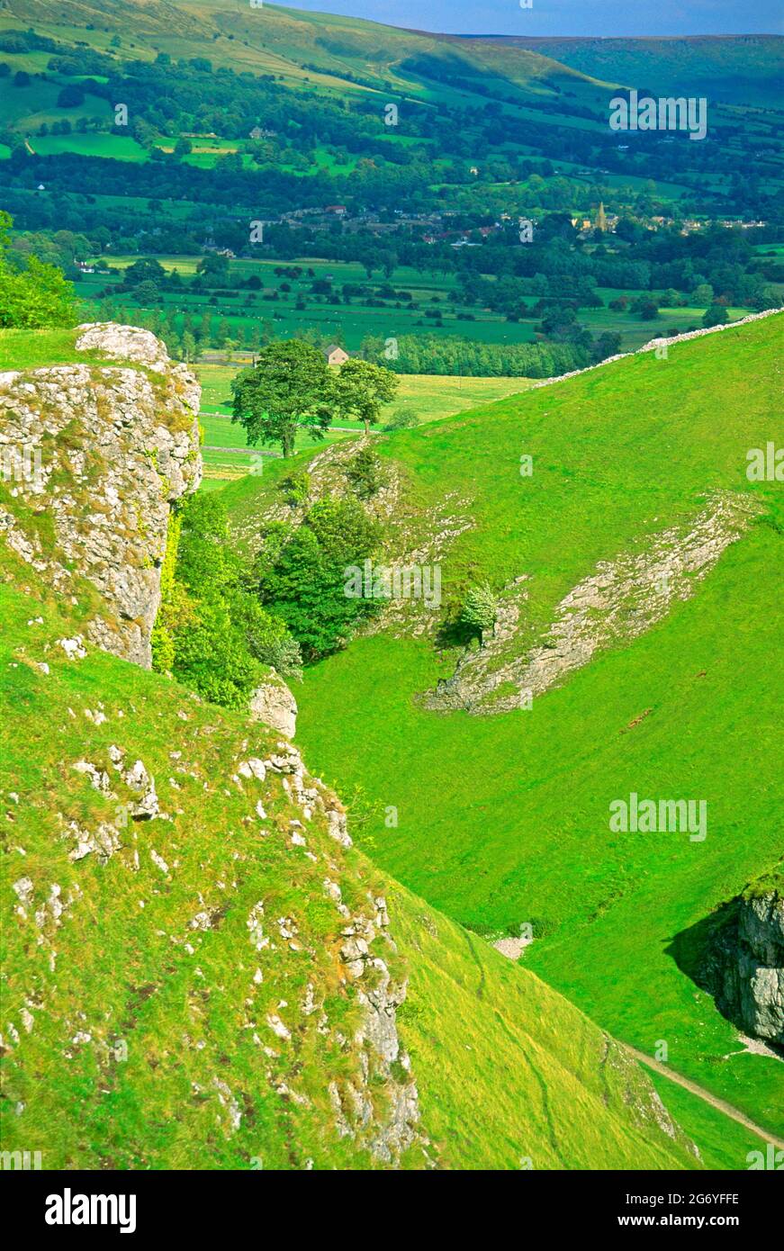 Castleton peveril castle hi-res stock photography and images - Alamy