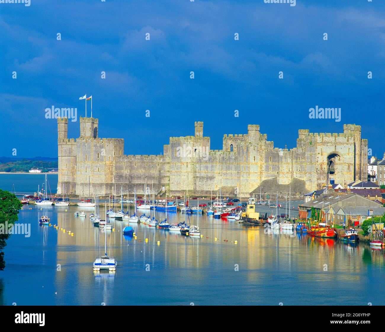 Welsh flag and construction hi-res stock photography and images - Alamy
