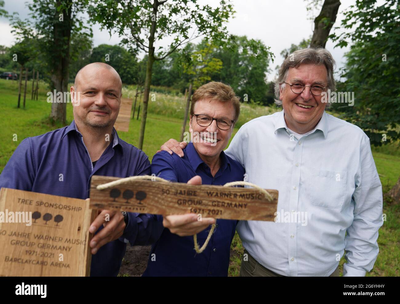 Campaign group stand up hi-res stock photography and images - Alamy