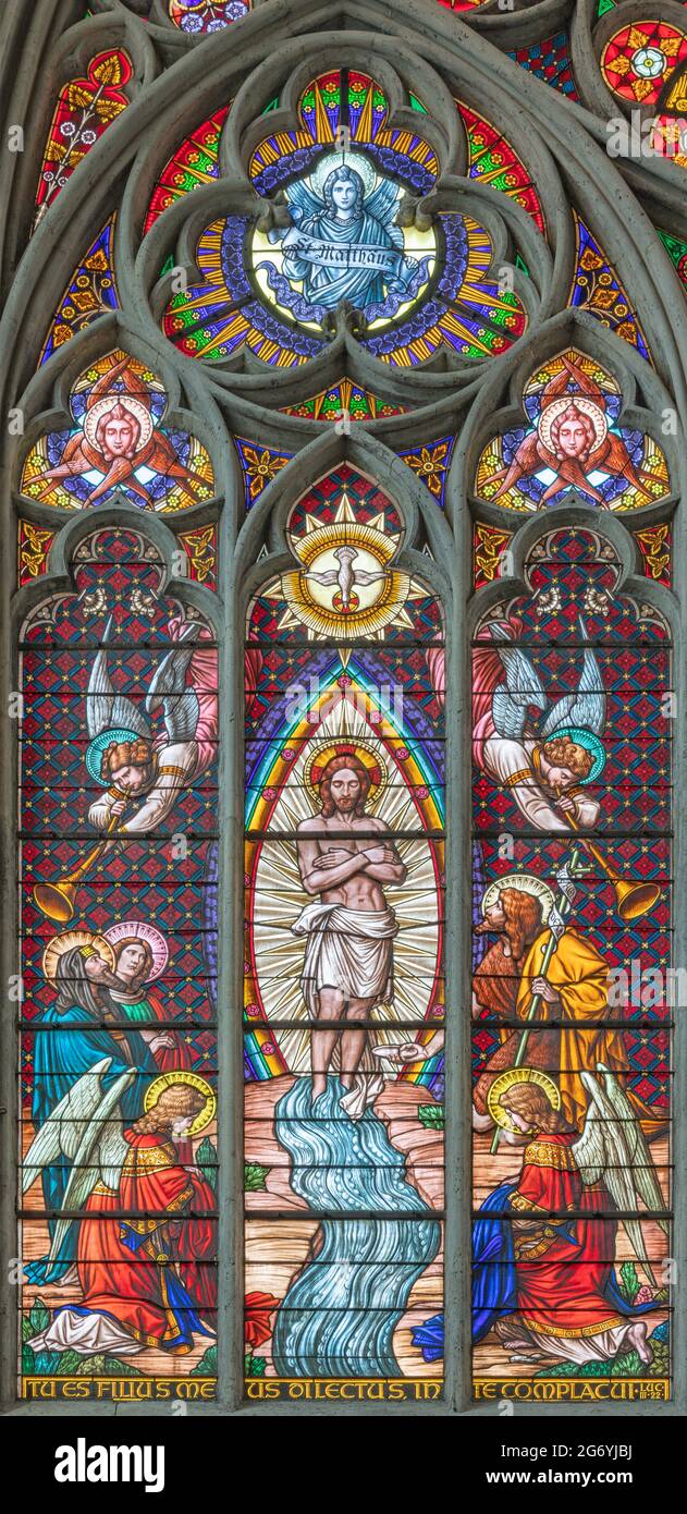 Vienna austria stained glass window hi-res stock photography and images ...