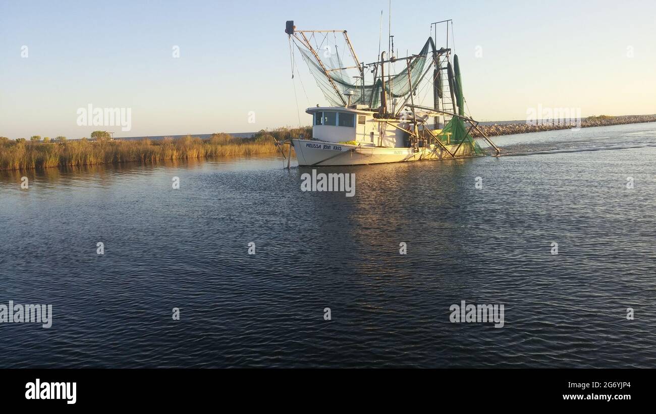 Shrimping boat hi-res stock photography and images - Alamy