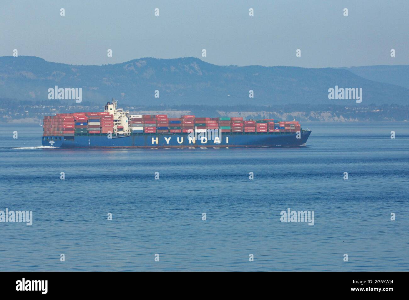 Hyundai Container Ship near San Juan Island Stock Photo - Alamy