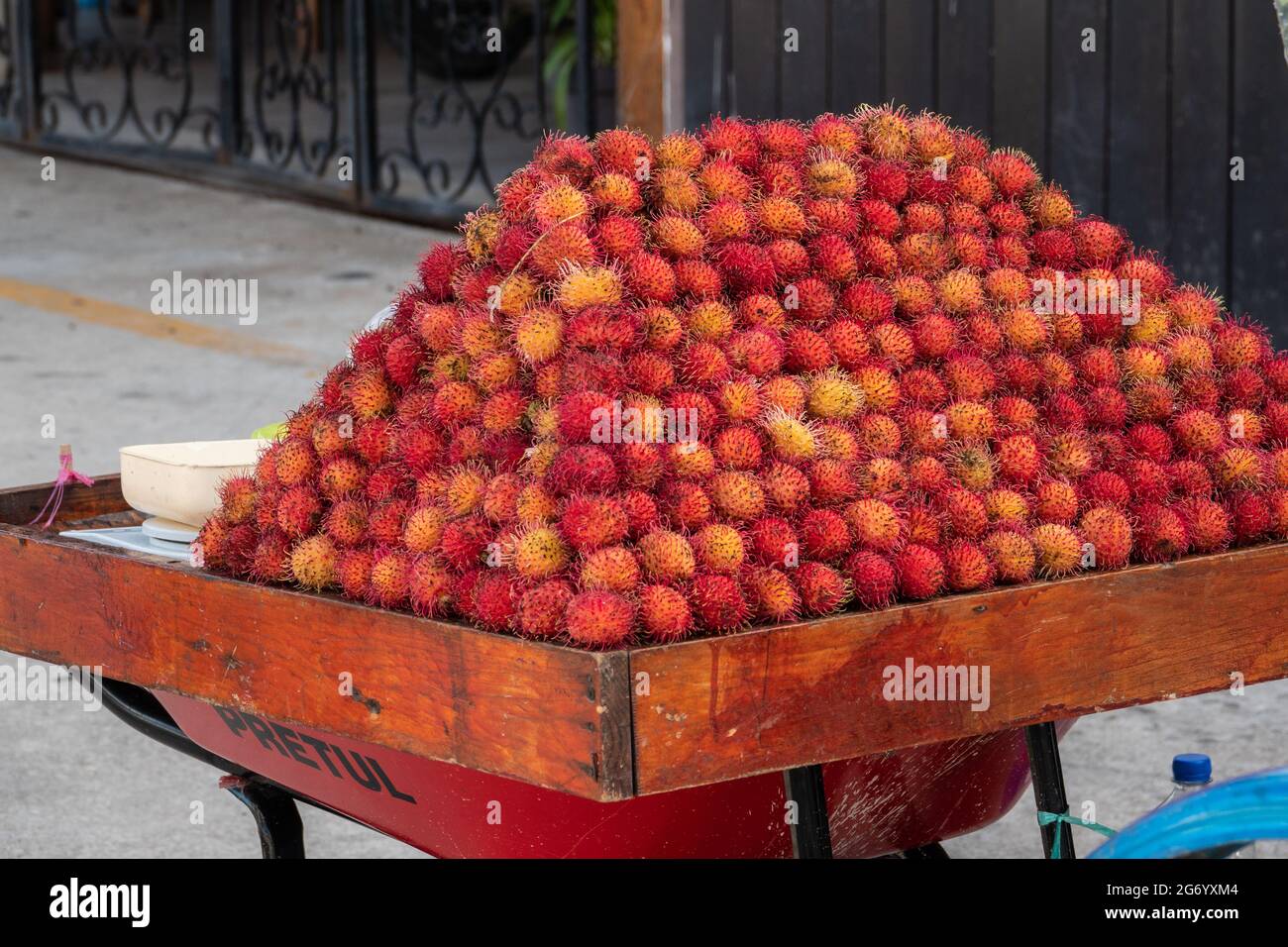 Tulum market fruit hi-res stock photography and images - Alamy