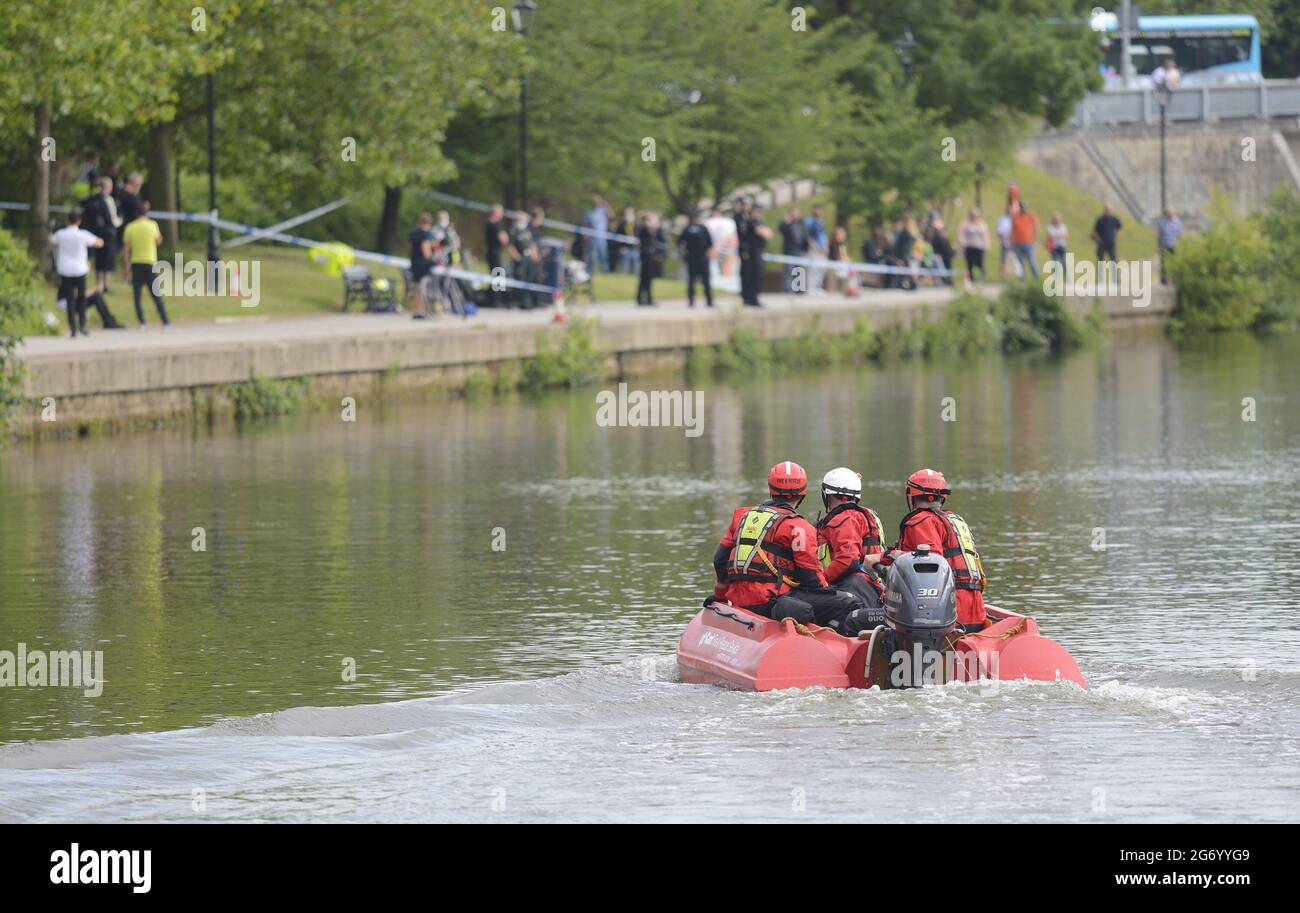 Maidstone kent england river boat hi-res stock photography and images ...