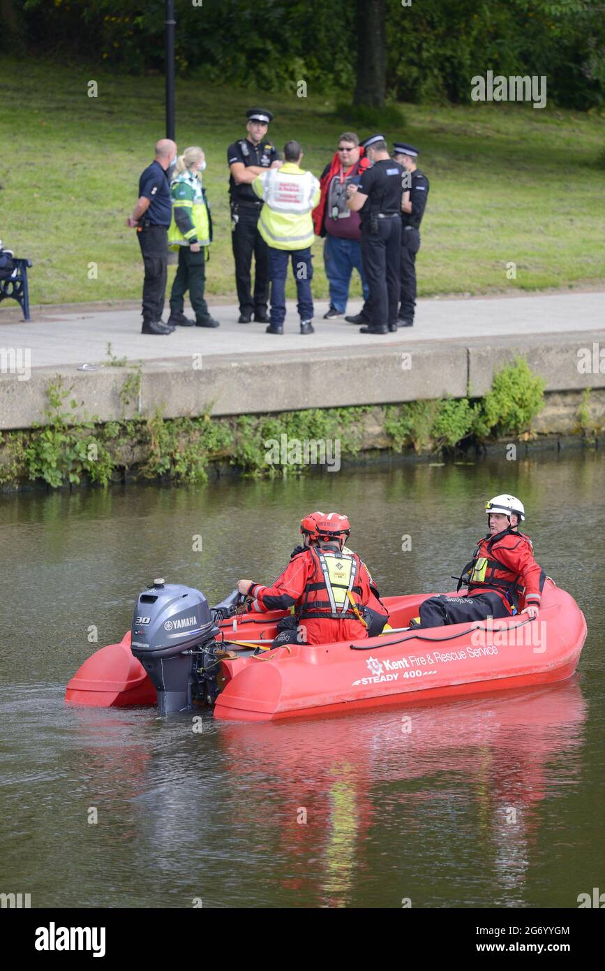 Kent police helicopter hi-res stock photography and images - Alamy