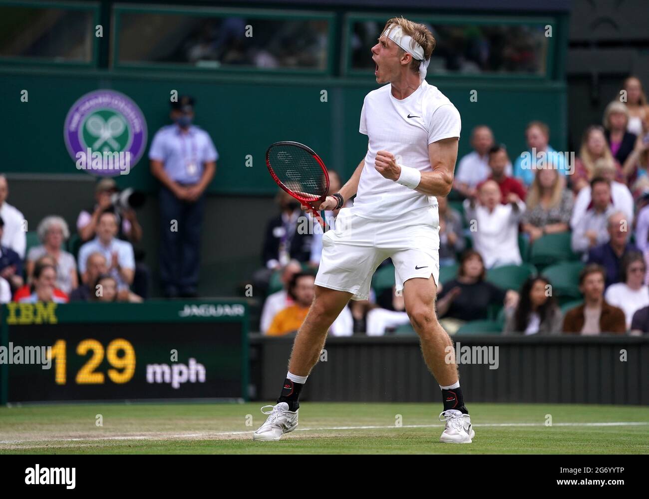Denis shapovalov serve hi-res stock photography and images - Alamy