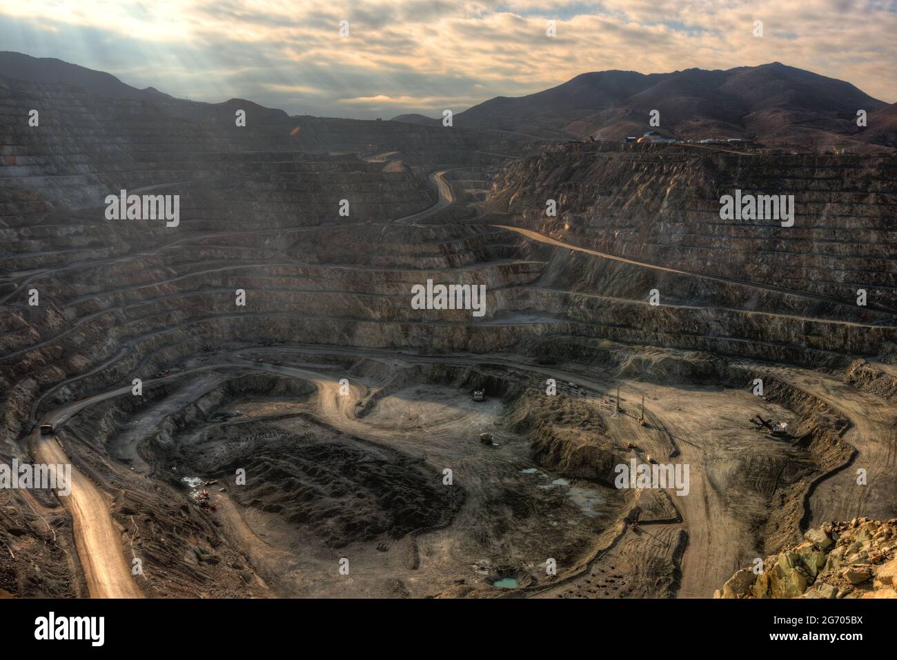 View from above of the pit of an open-pit copper mine in Chile Stock Photo - Alamy