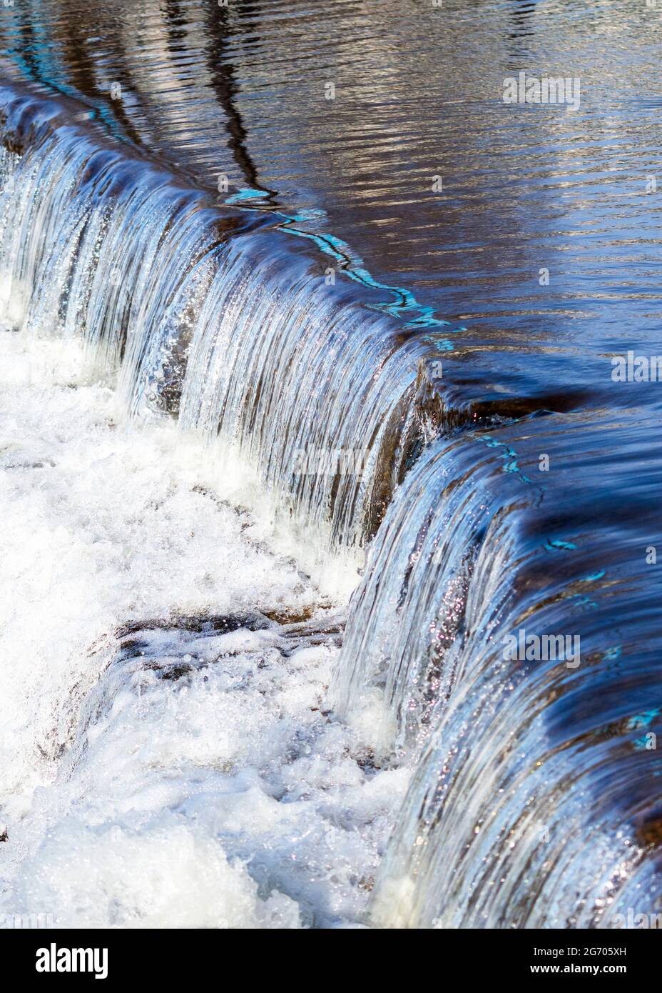 Overflow waterfall hi-res stock photography and images - Alamy