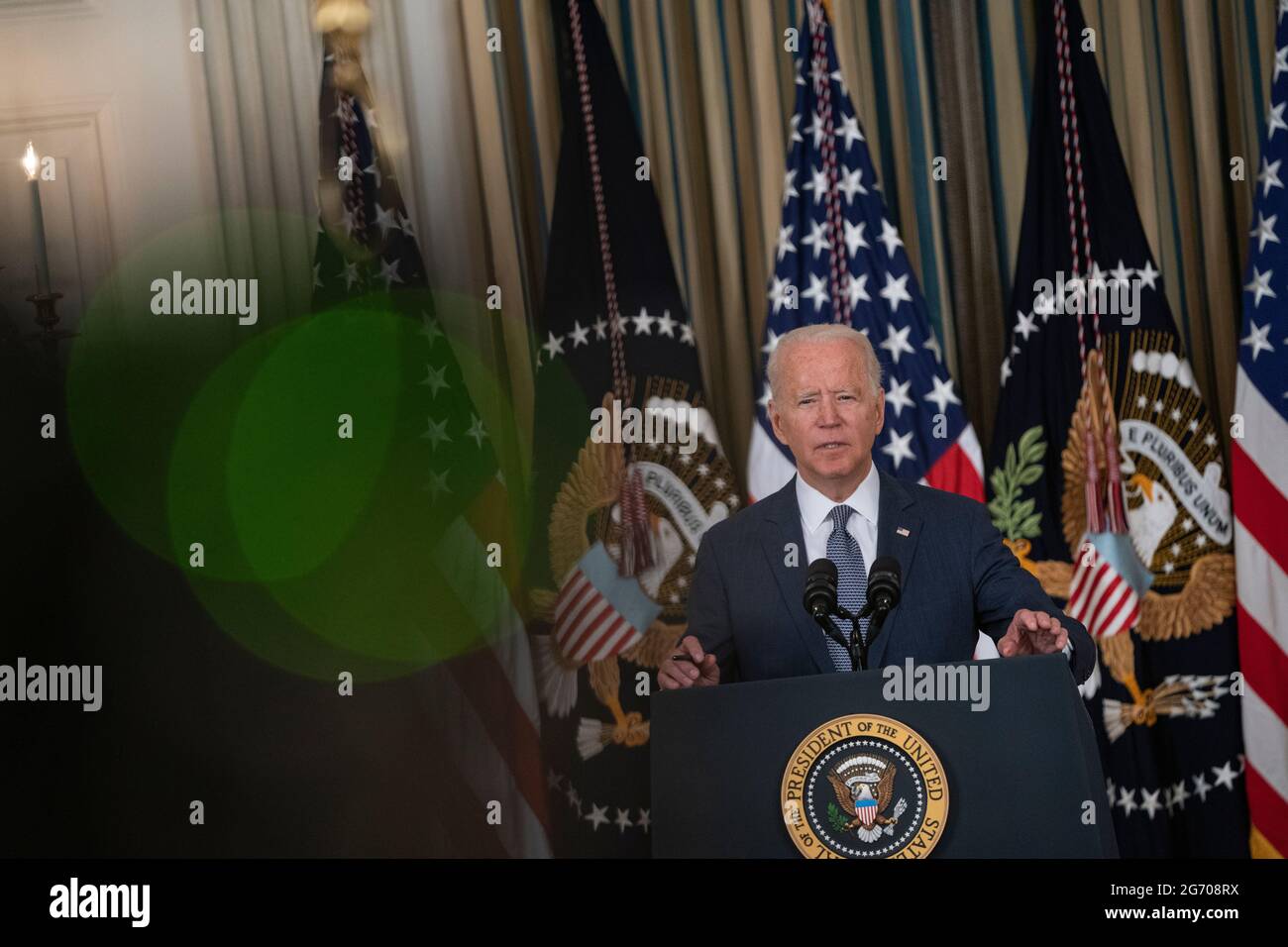Joe biden executive order competition hi-res stock photography and ...