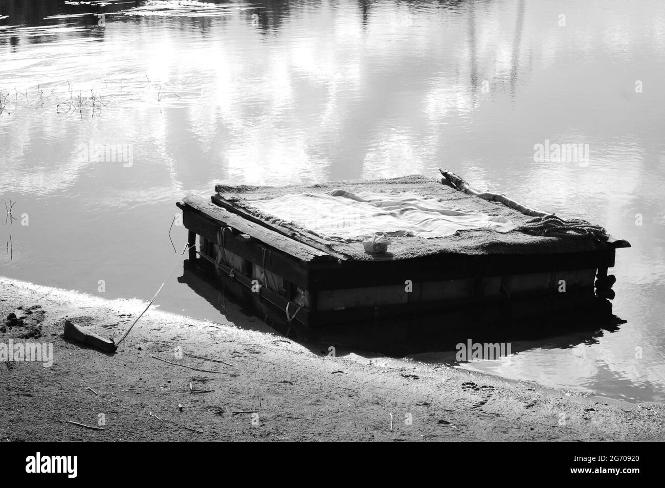 Traditional raft Black and White Stock Photos & Images - Alamy