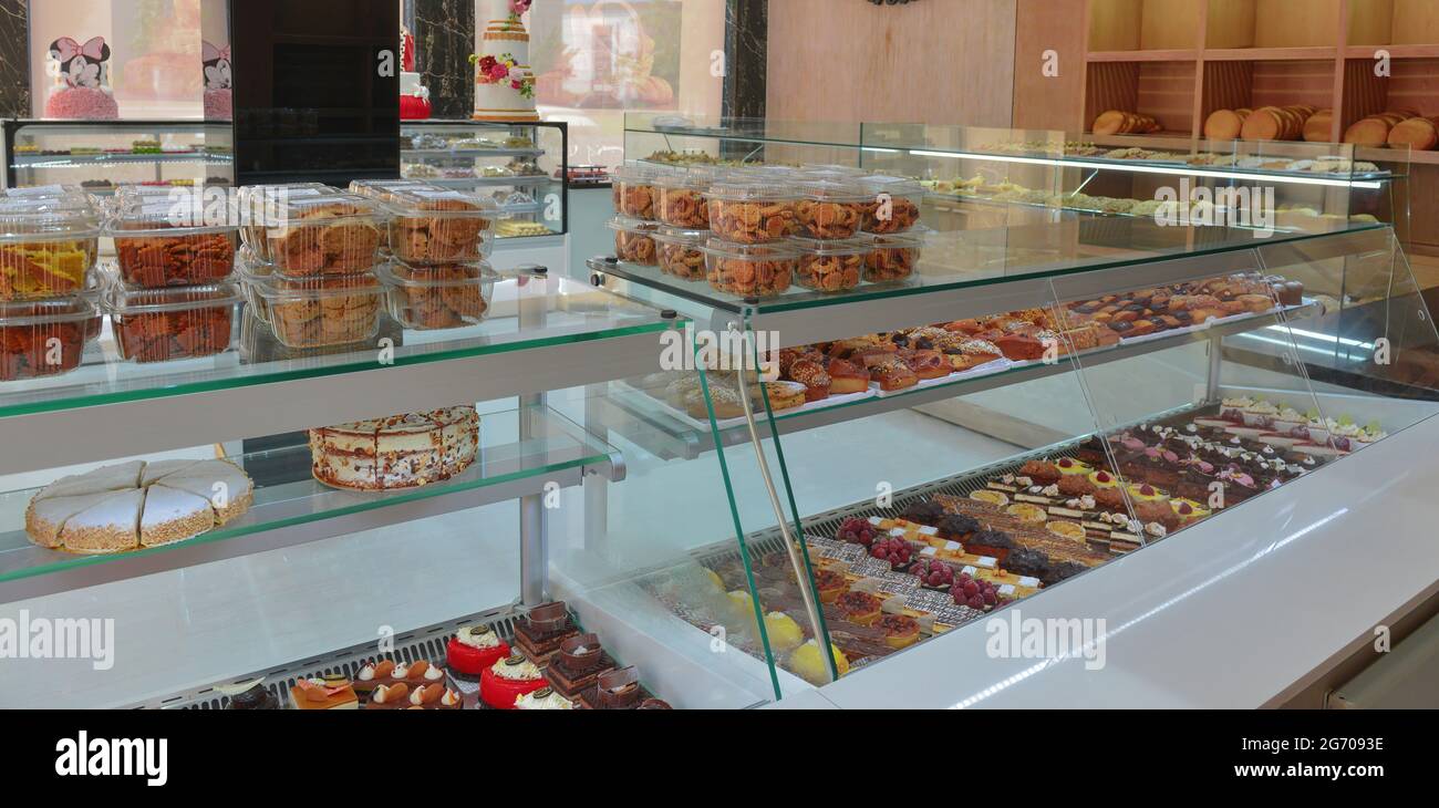 Europe france paris french pastries hi-res stock photography and images ...